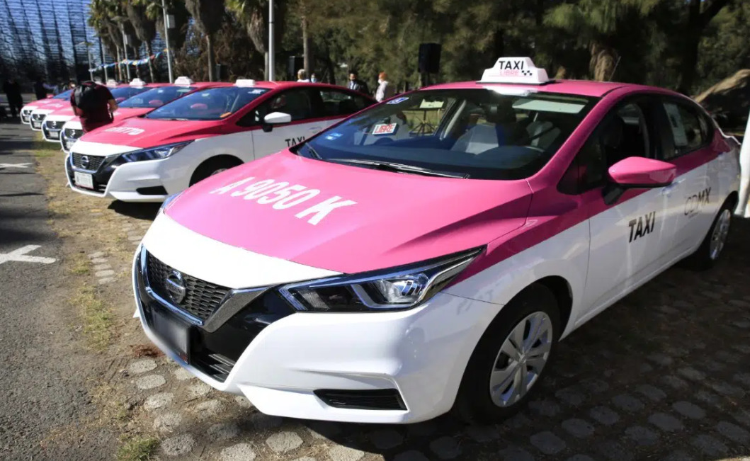 Renovarse o morir: integran nuevas unidades de taxis en CDMX ...