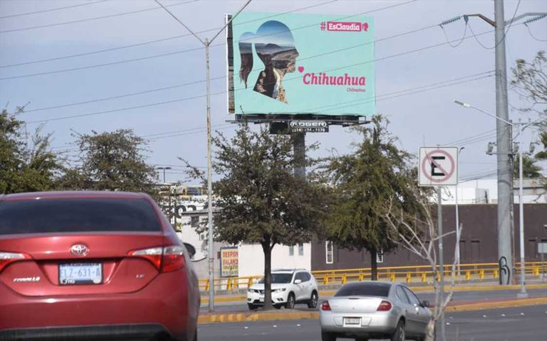 Tras espectaculares de Sheinbaum, AMLO pide autolimitarse