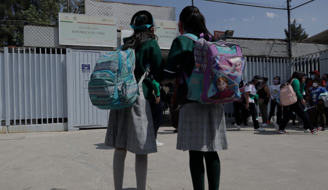¿Cómo hacer un cambio de plantel a nivel secundaria en CDMX 2023-2024?
