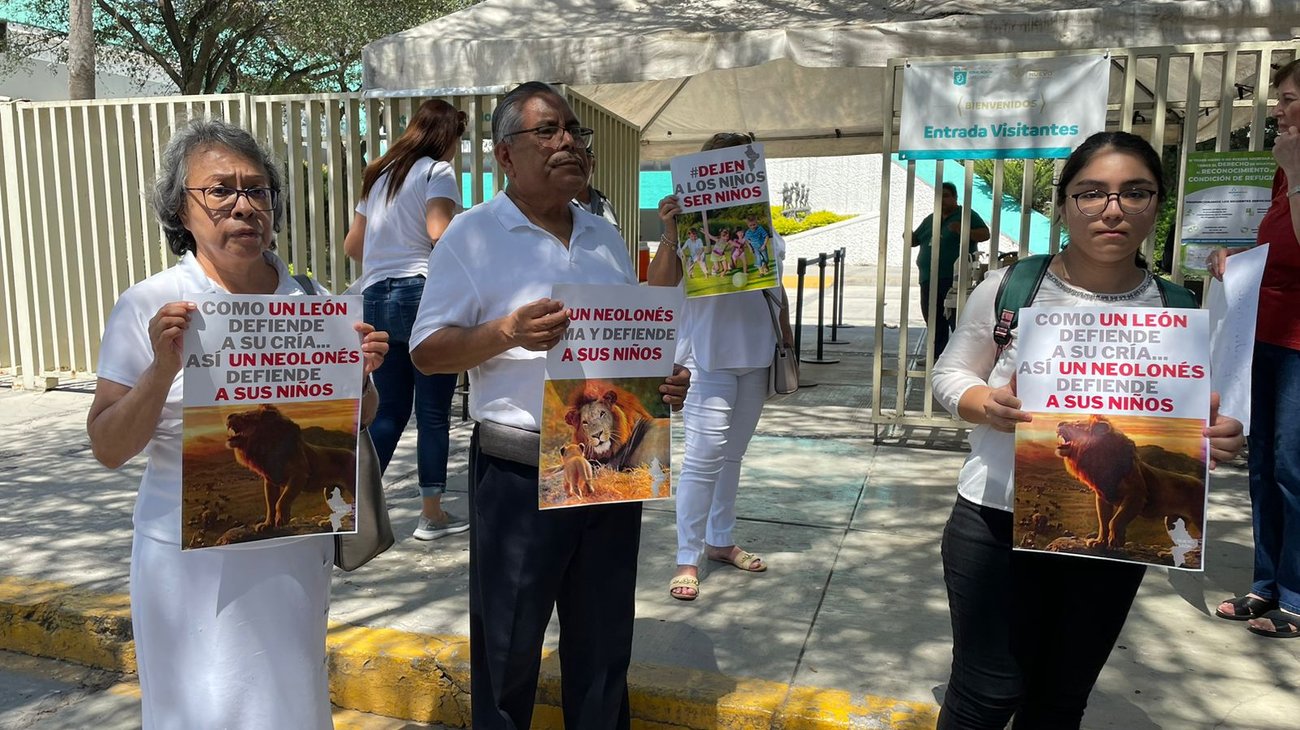 Crece el descontento y movilización en México por nuevos libros de texto